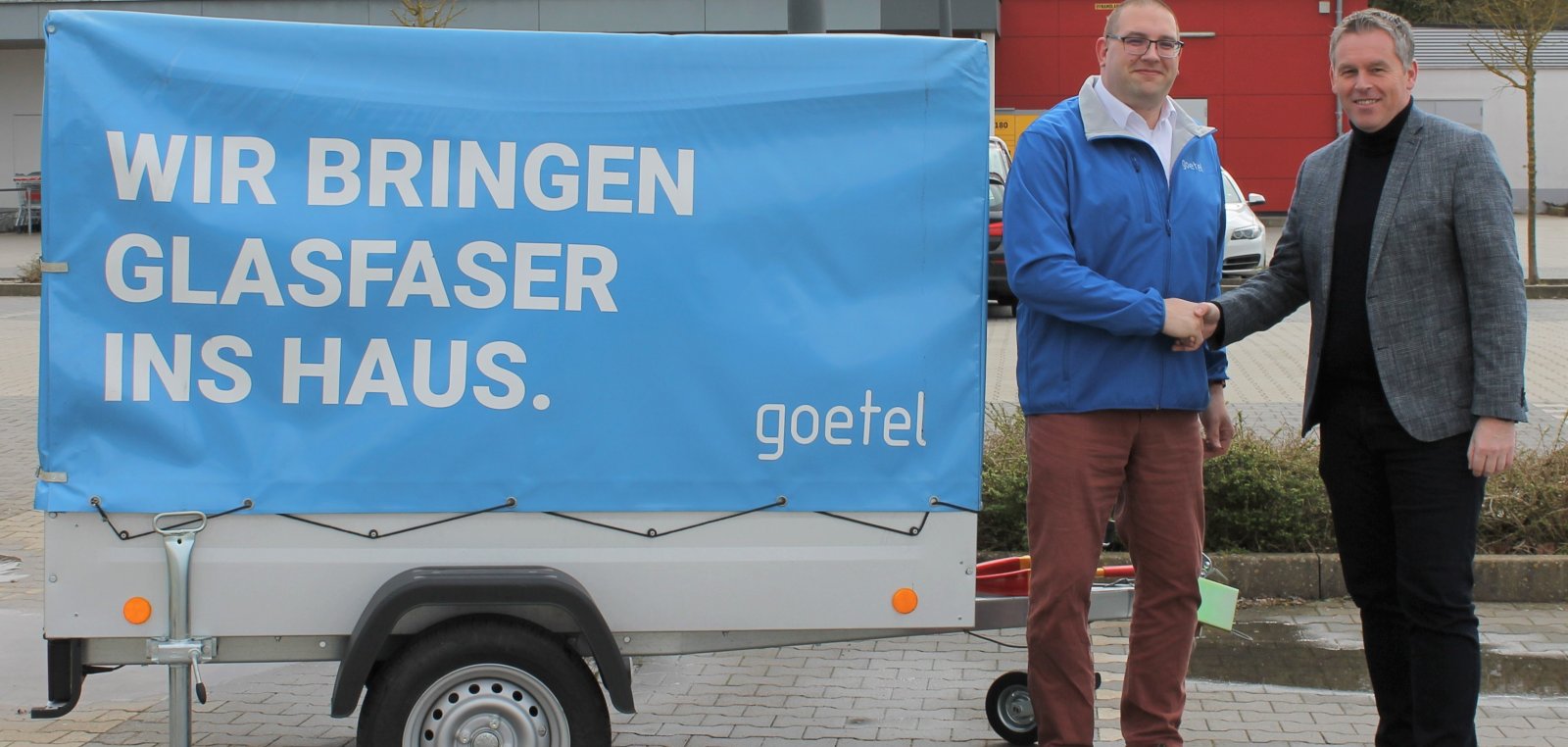 Goetel überreicht Spende an Bürgermeister Elmar Schröder in Diemelstadt ...